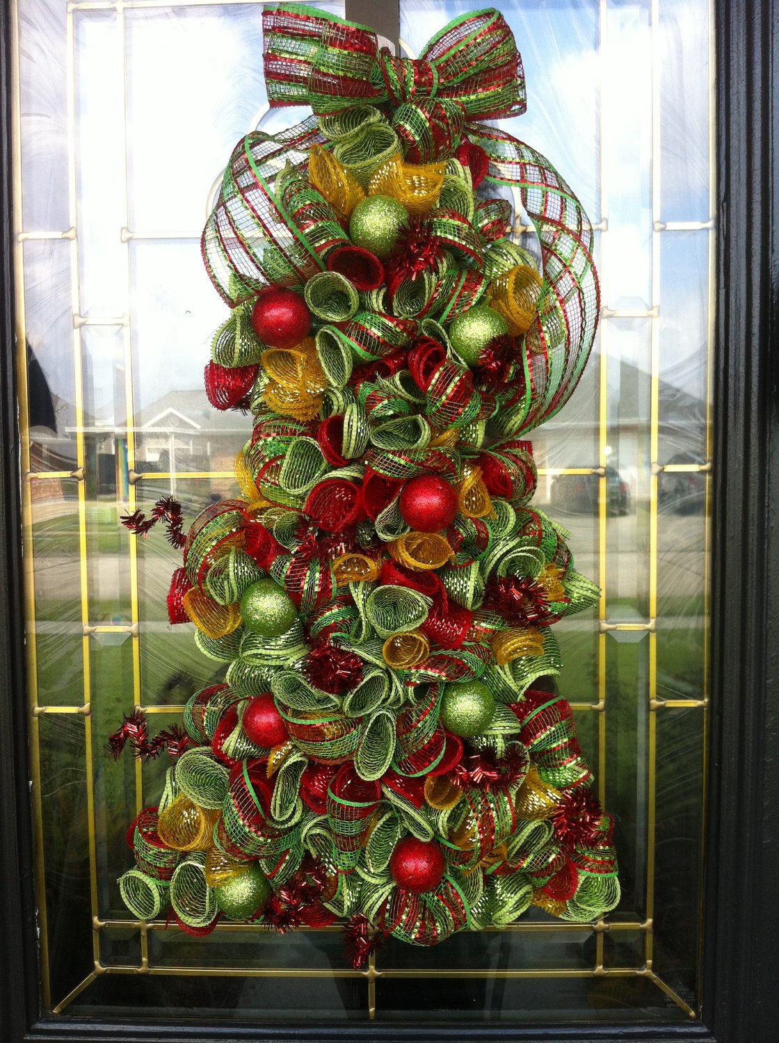 7 Easy Christmas Tree Mesh Decoration Ideas 7 Easy Christmas Tree Mesh Decoration Ideas